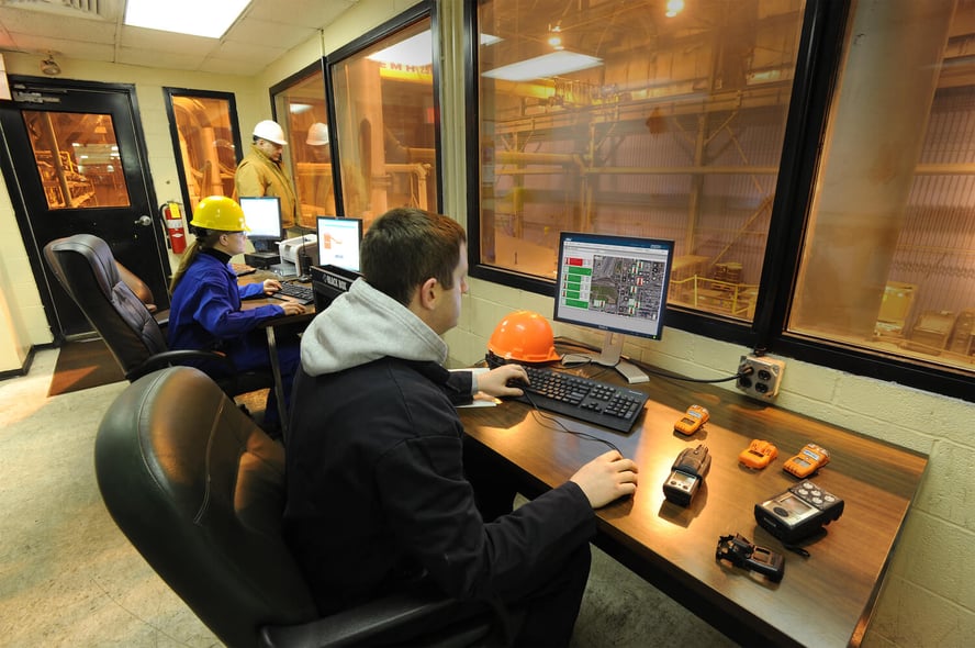 Cl2 Gas: Understanding and Monitoring Chlorine in Industrial Environments